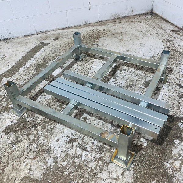 Large Galvanised Metal Post Pallet + Demountable Legs Only £62+VAT ...